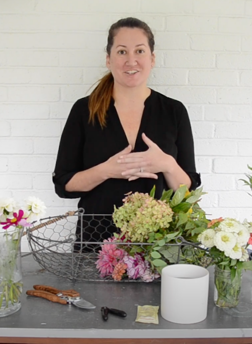 Floral Arranging 101 Video Course – Laura Hooper Design House